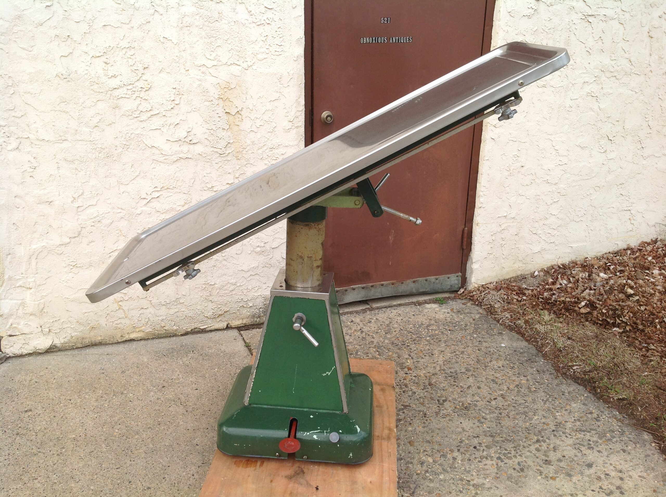 Vintage Industrial Veterinarian’s Surgical /Exam Table « Obnoxious Antiques