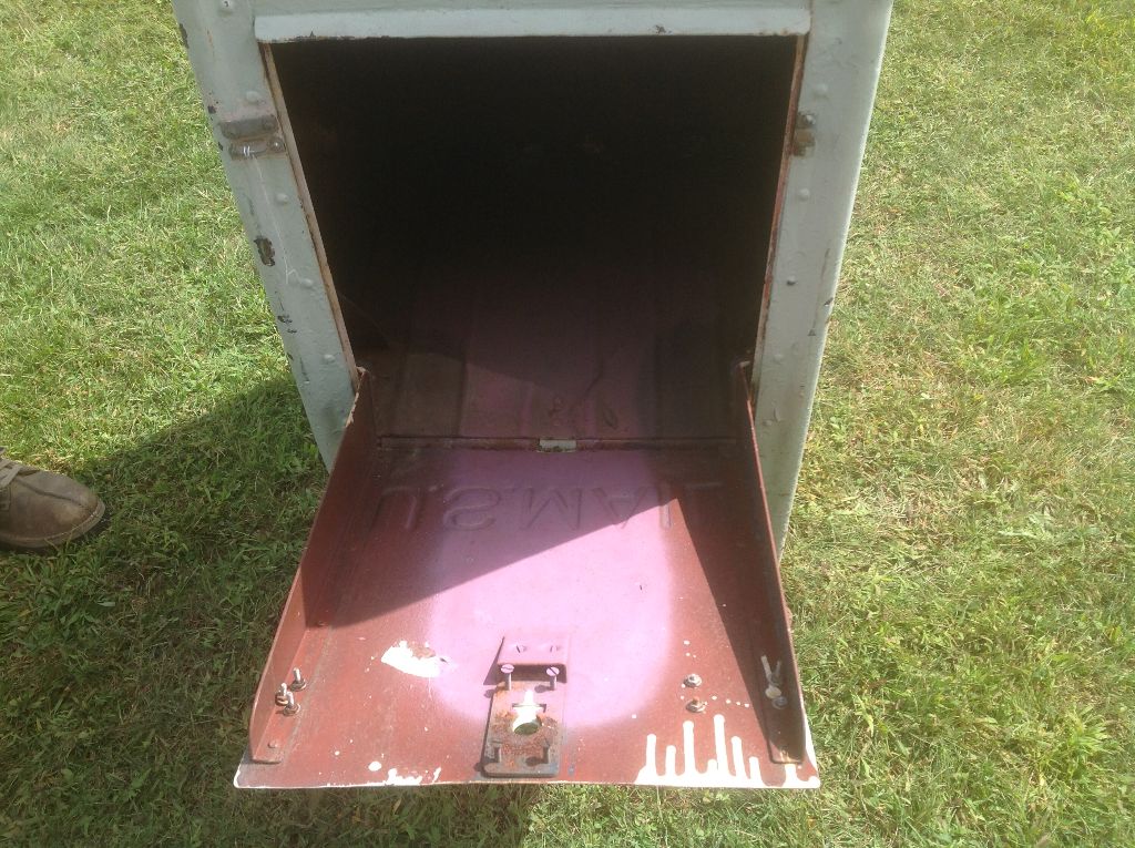 1950 U.S. Post Office Street Corner Letter Mail Box « Obnoxious Antiques