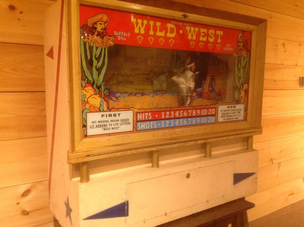 1961 Wild West Penny Arcade Gun Game Kit Carson & Buffalo Bill ...