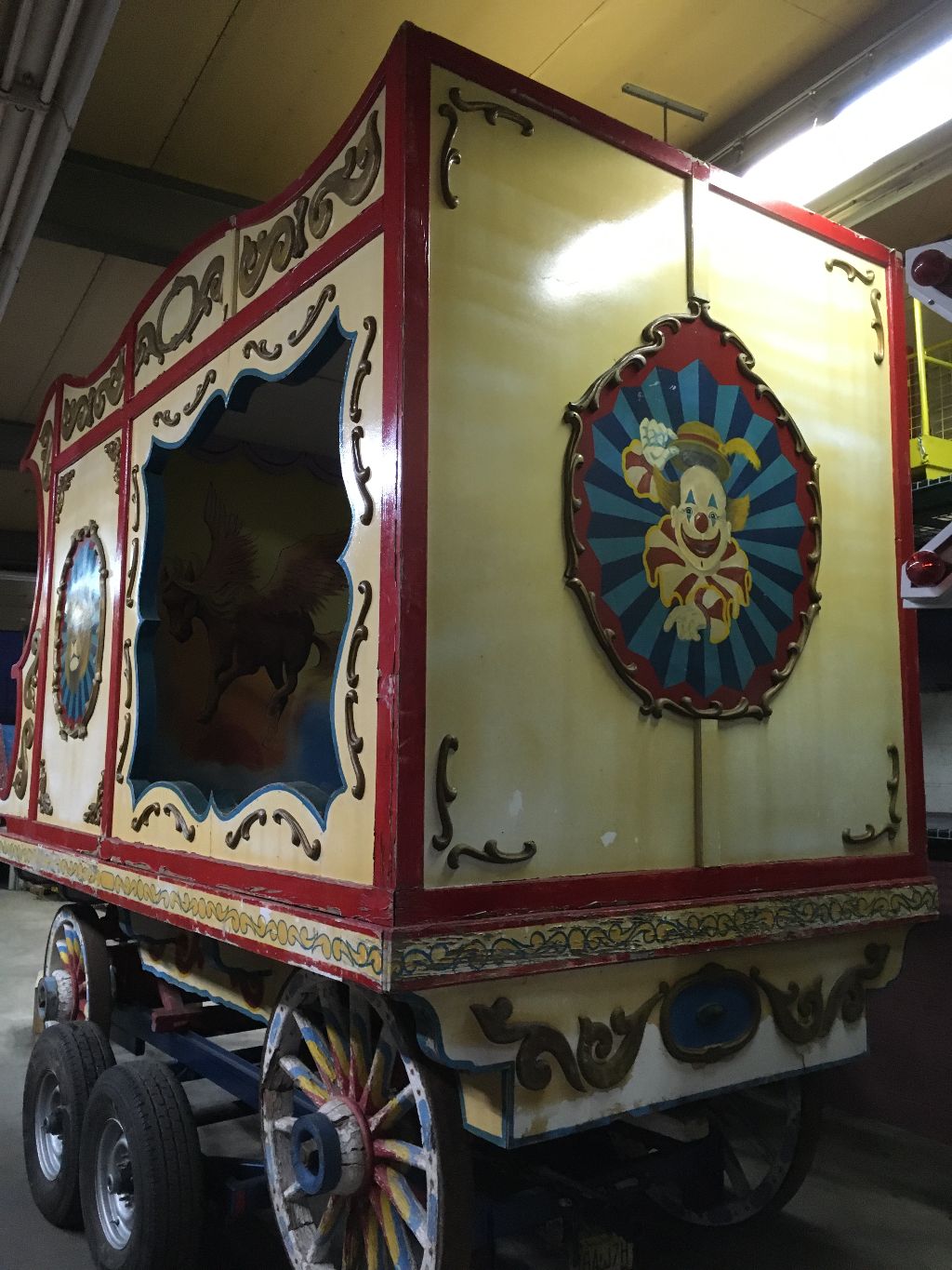 Antique Circus Wagon « Obnoxious Antiques