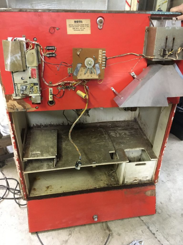 Vintage Coin Operated Keeney & Co. Model 200 Popcorn Vending Machine ...