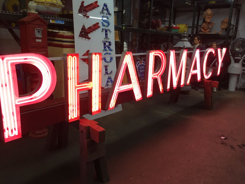 1960’s Mid-Century Pharmacy Red Neon Sign « Obnoxious Antiques