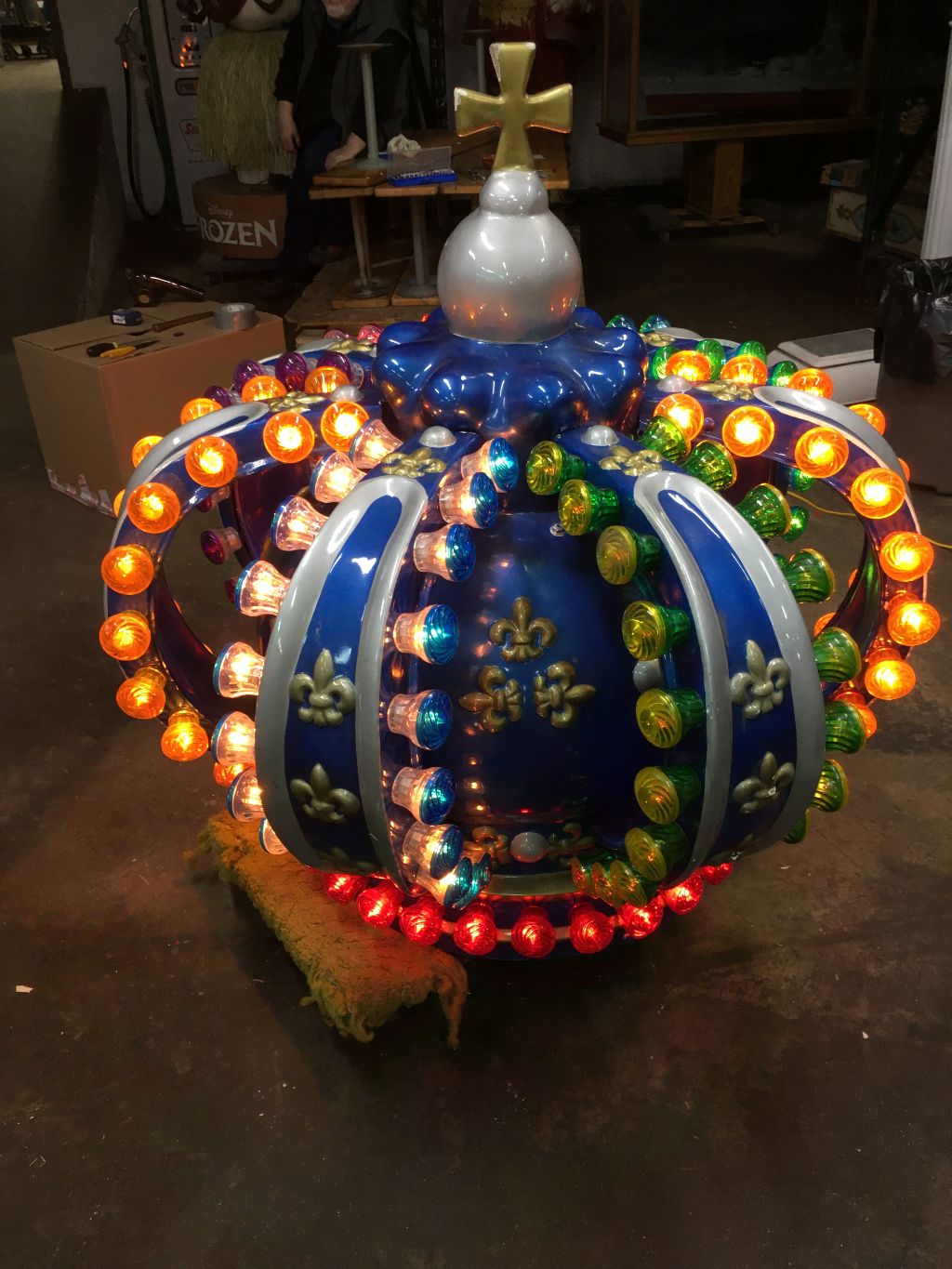 Vintage Animated Carnival Ride Center King’s Crown « Obnoxious Antiques