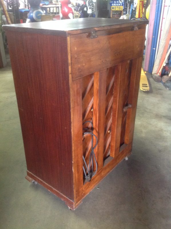 Antique Coin Operated Seeburg Nickelodeon « Obnoxious Antiques